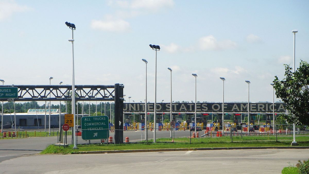 Comment passer les douanes américaines en voiture