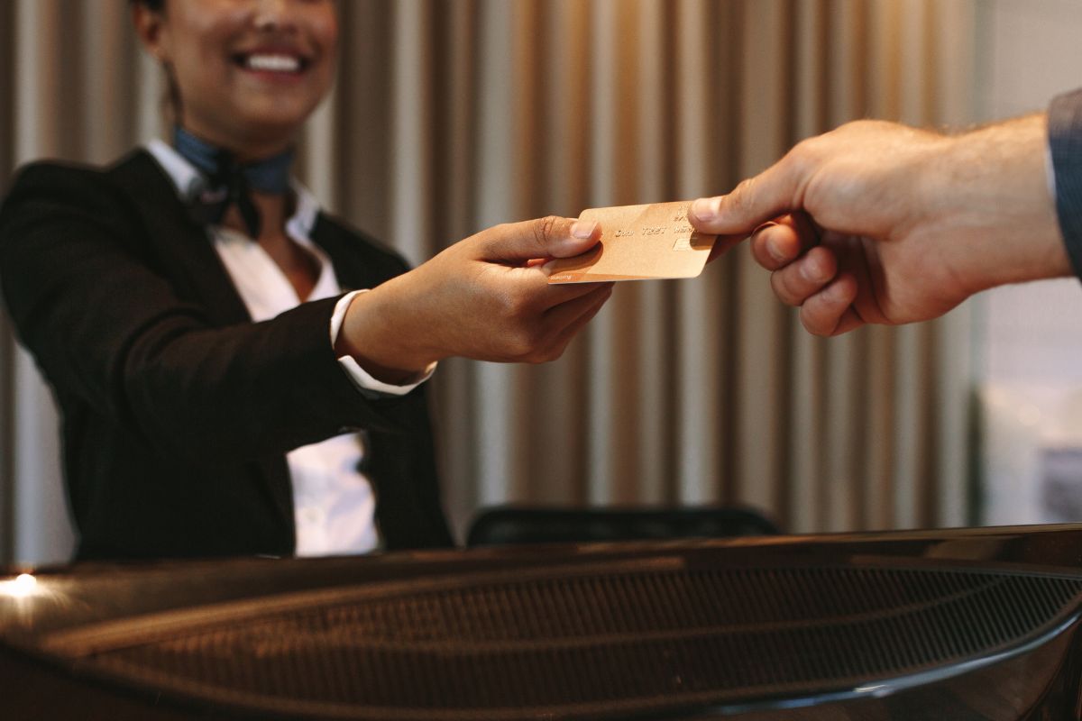 The 5 Best Hotel Credit Cards in Canada - Hardbacon